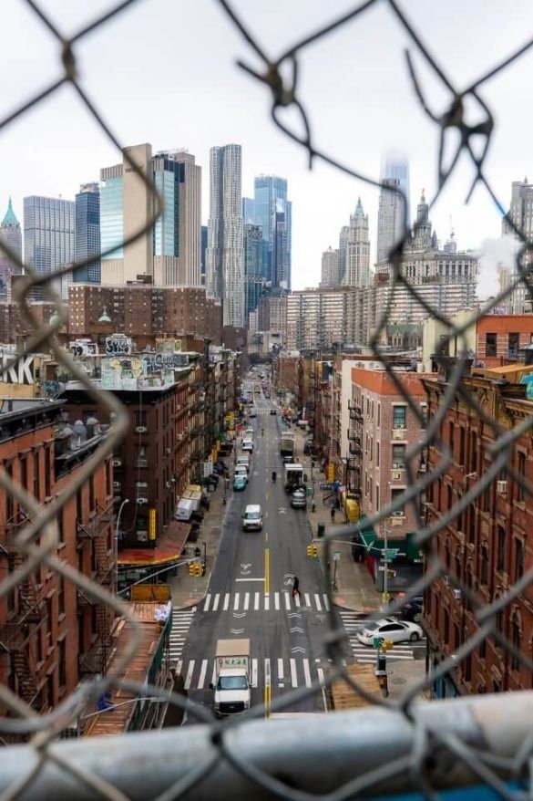 How To Walk The Manhattan Bridge In New York City