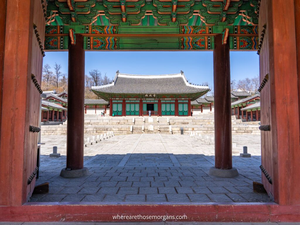 5 Best Palaces In Seoul, South Korea (with Pros + Cons)